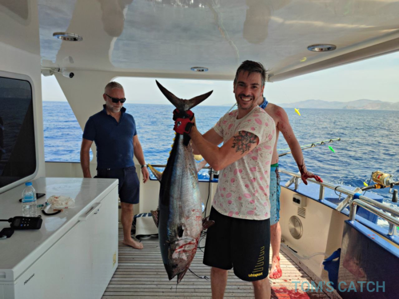 Pêcher avec Vadim sur le Epic boat (Tarifs 2025) - Tom's Catch